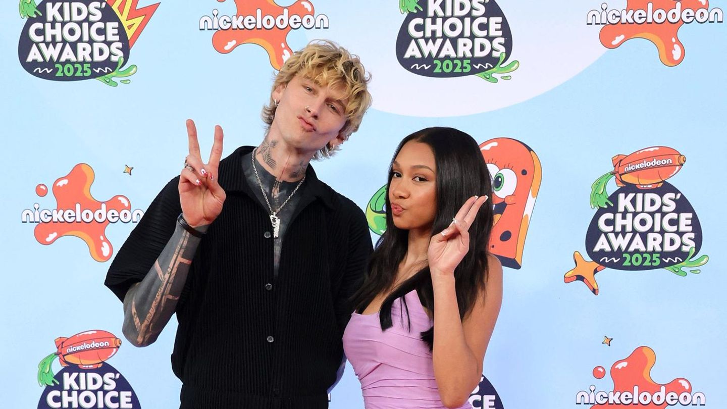 Wie der Papa, so die Tochter: Hier zeigt Machine Gun Kelly seinen ...