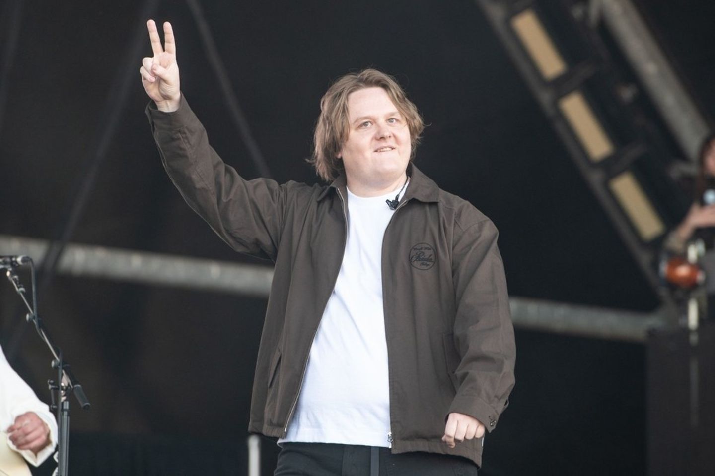 Lewis Capaldi mit neuer Single: Tränenreicher Comeback-Auftritt | GALA.de