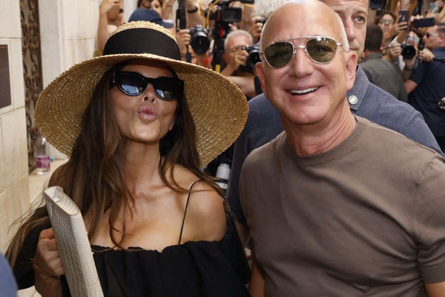 Jeff Bezos und Lauren Sánchez Bezos: Erster Auftritt als ...