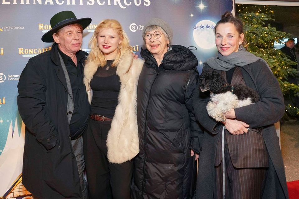 Schauspielerin Monika Hansen: Meret Becker verkündet Tod ihrer Mutter ...