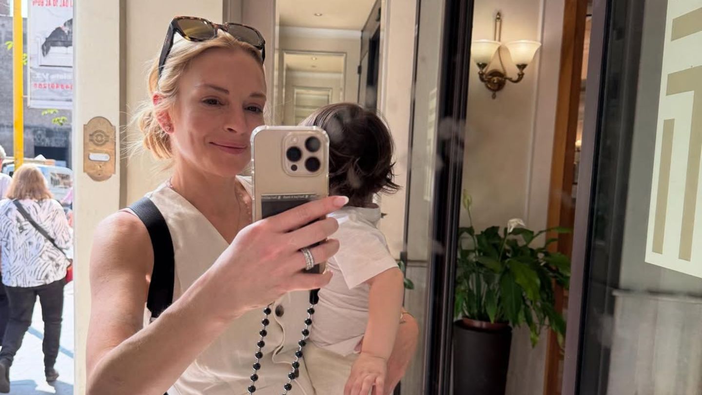 Lindsay Lohan zeigt sich mit ihrem Sohn Luai in Italien | GALA.de