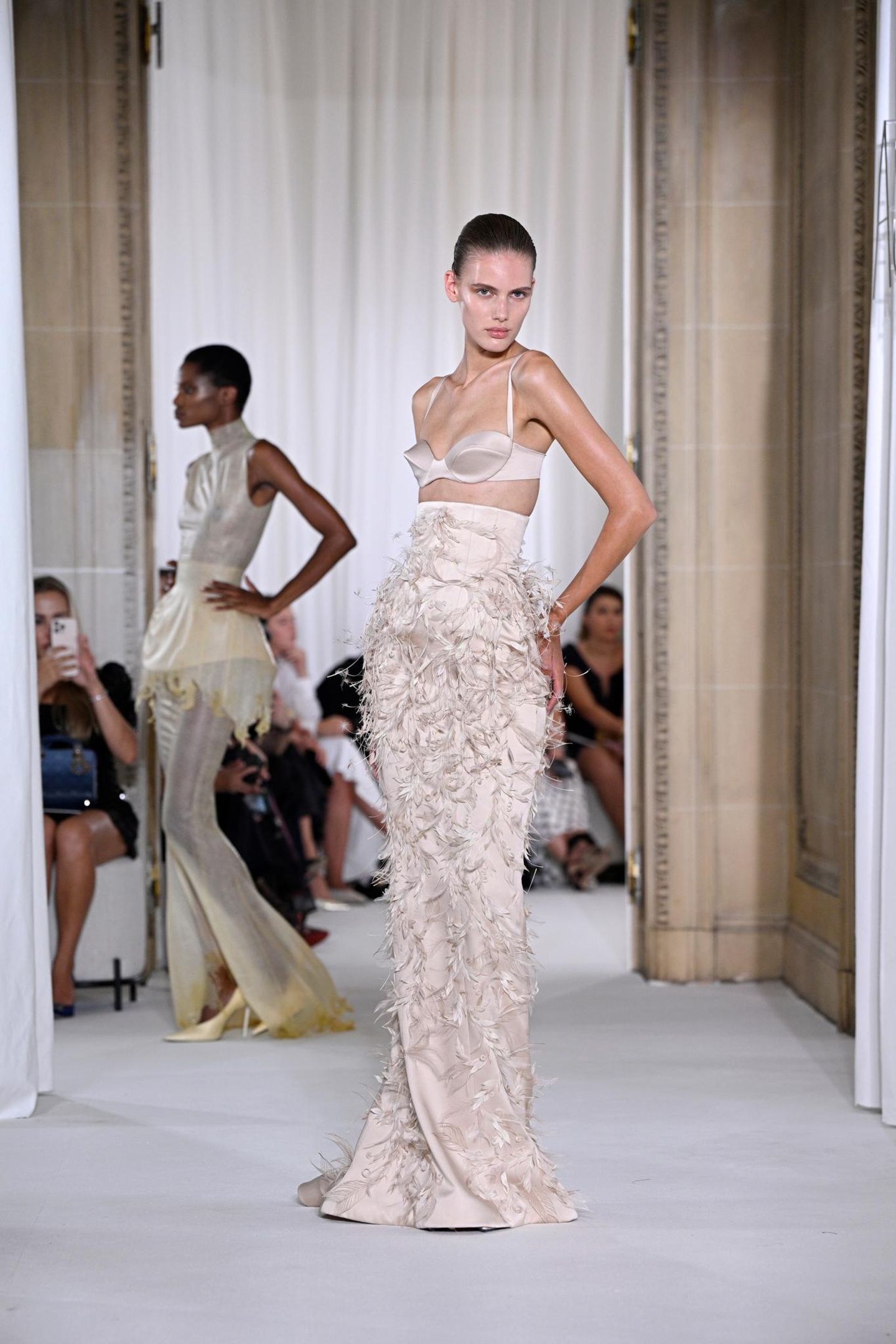 Lauren Sánchez Bezos, Charlotte Casiraghi + Co.: Alle bemerkenswerten Fashion-Momente der Haute ...