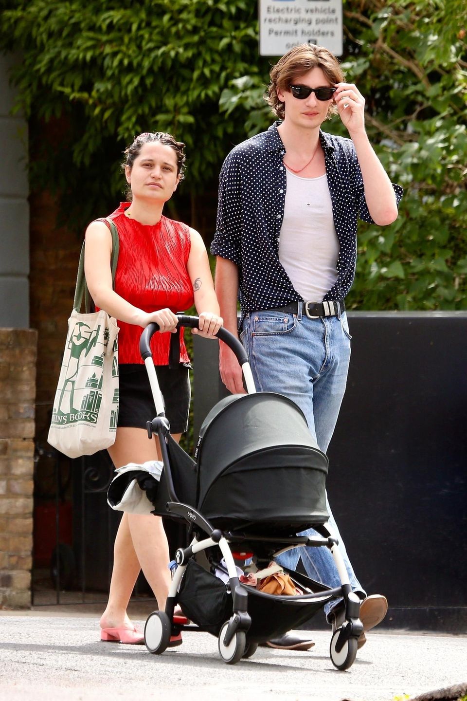 Lang nicht mehr gesehen: Bigi "Blanket" Jackson im Nobelviertel von Los ...