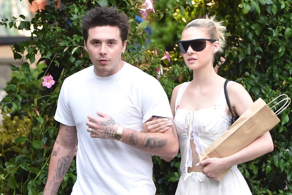 Brooklyn Beckham: Hochzeit ohne Eltern! Nicola posiert mit ihrer ...