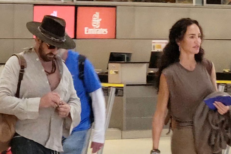 Verdächtige Fotos! Hat dieser Hollywoodstar etwa heimlich geheiratet ...