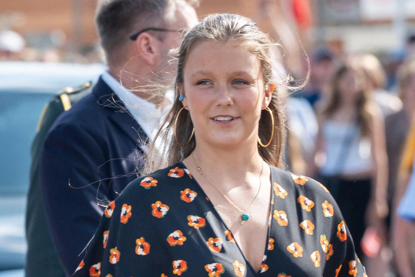 Prinzessin Isabella: Pikantes T-Shirt sorgt für Aufsehen auf Festival ...