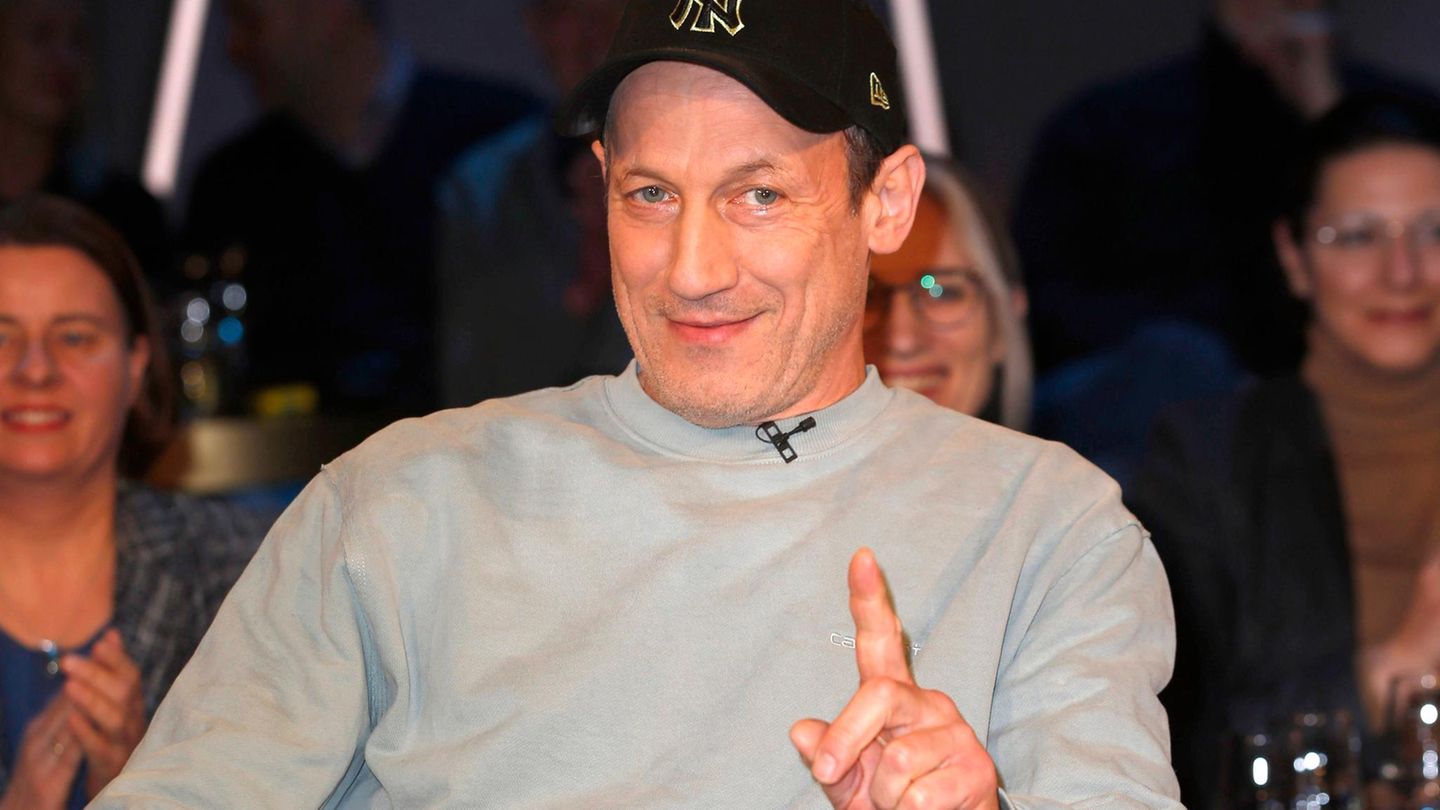 "Wer weiß denn sowas?": Wotan Wilke Möhring ersetzt Elton als ...