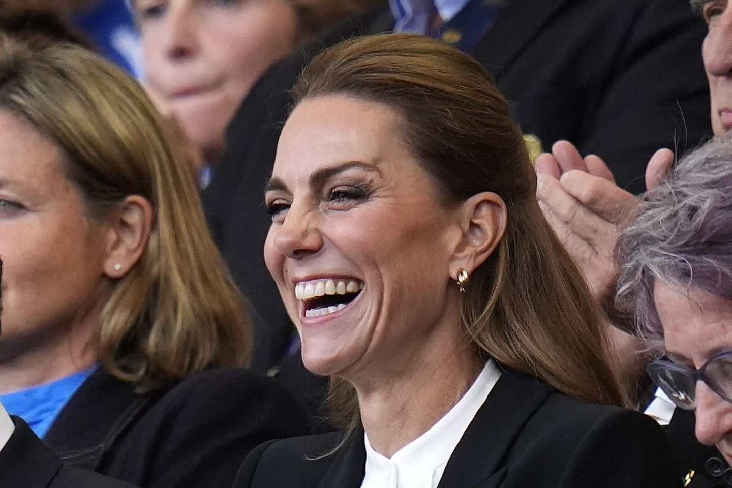 Catherine, Princess of Wales: Kate fiebert ausgelassen bei Frauen-Rugby ...