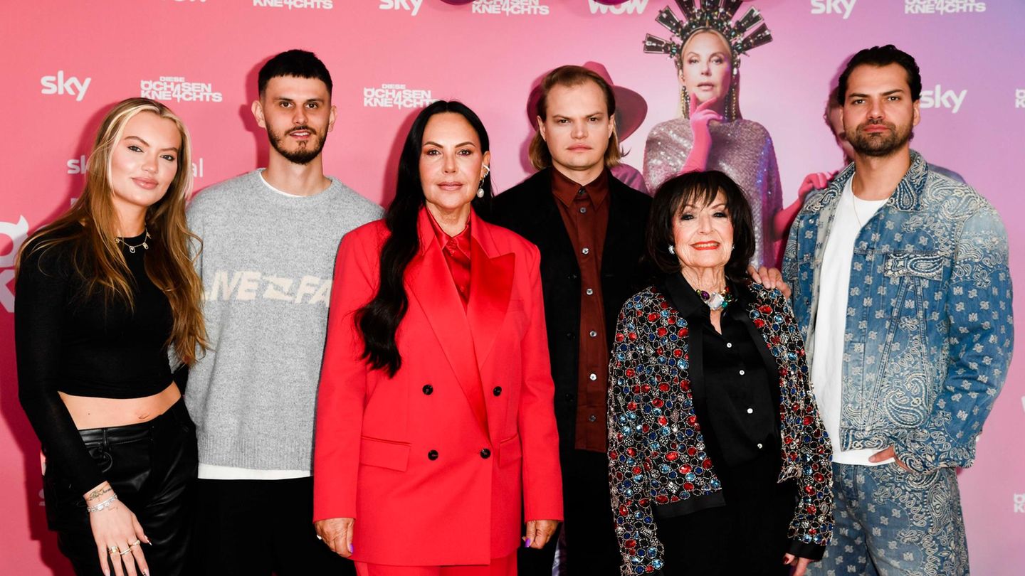 Abigail lutz photos she communicates only through