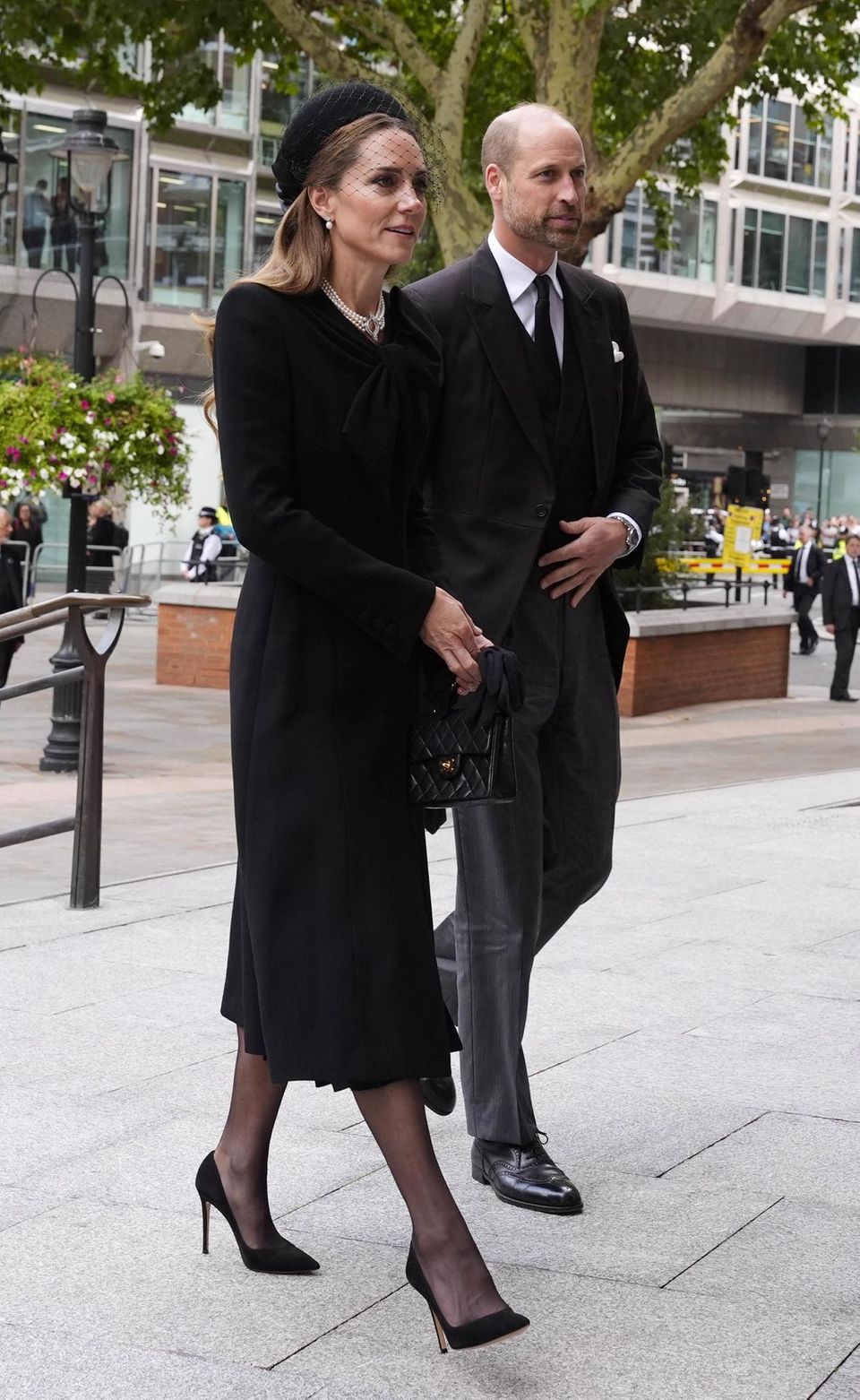 Herzogin von Kent (†): Erste Bilder der Trauerfeier! William und Kate ...