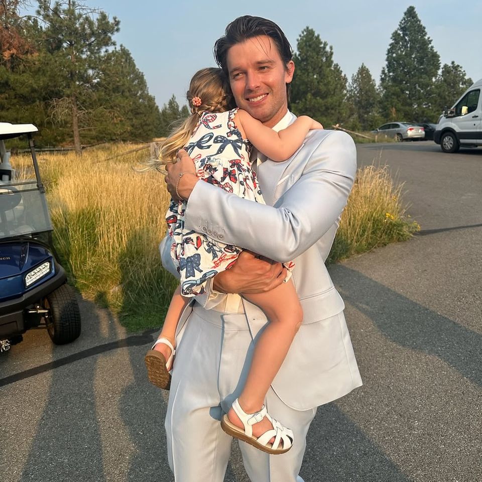 Tommi Schmitt: Er äußert sich erstmals zur Beziehung mit Caro Daur ...