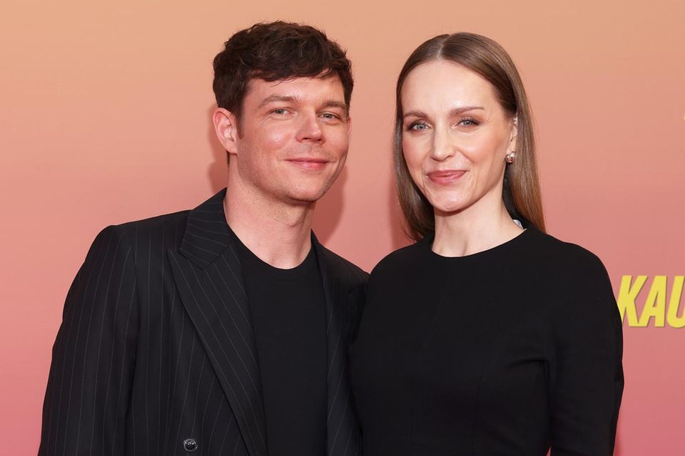 Georg Listing: Im Saint-Laurent-Smoking gibt "Tokio Hotel"-Star Jawort | GALA.de