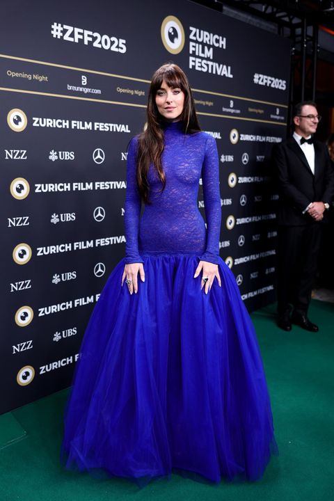 Dakota Johnson eröffnet Film Festival: Transparentes Kleid sorgt für ...