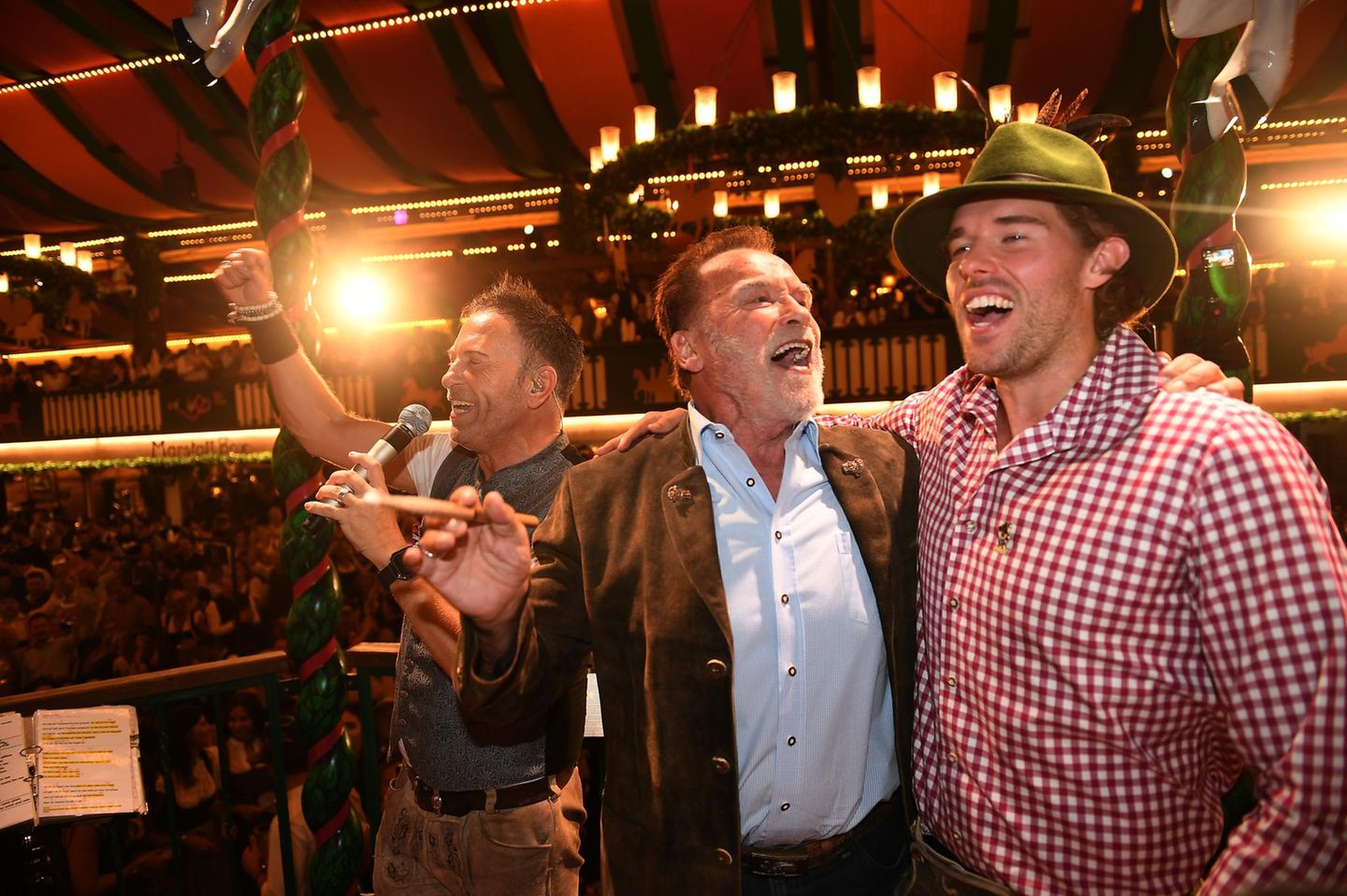 Manuel + Anika Neuer: Erster Auftritt nach Hochzeit sorgt für ...