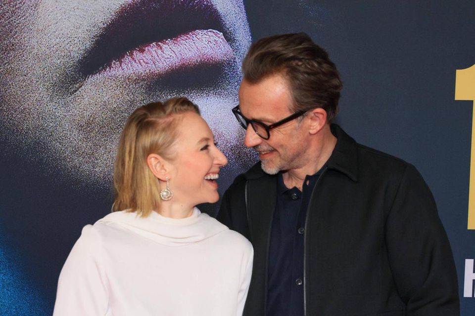 Ibiza-Romantik pur: Anna Maria Mühe + Lucas Gregorowicz im Liebesurlaub ...