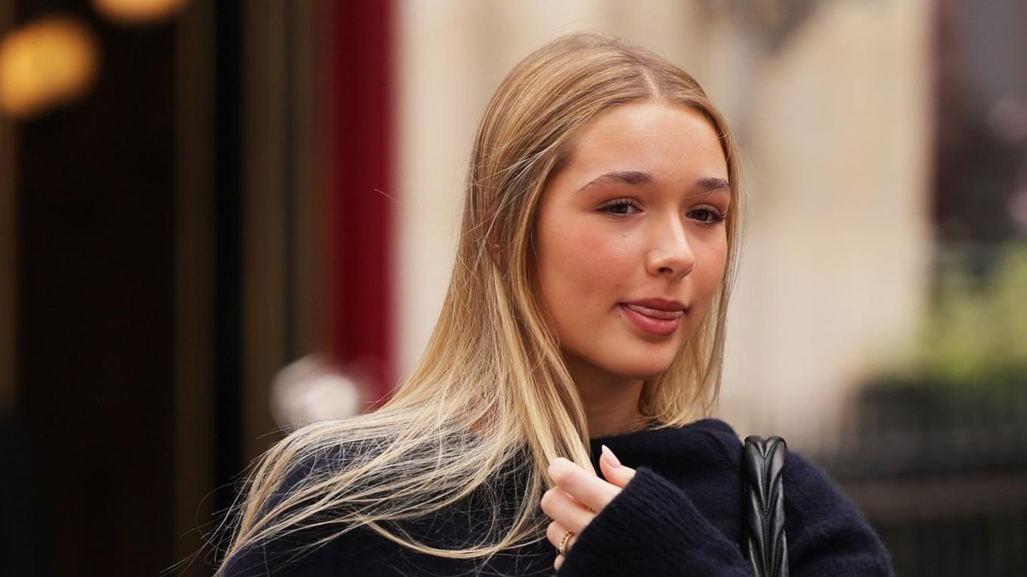 Harper Seven Beckham: Süße Fotos von Harpers Kleidern | GALA.de