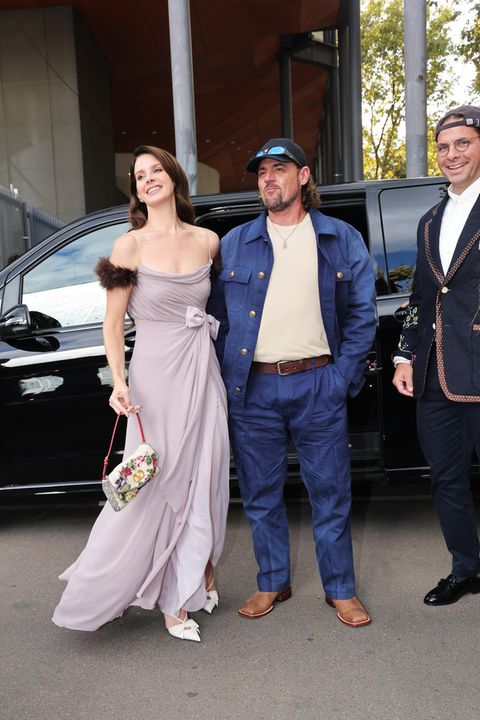 Lana Del Rey sorgt in Paris für Aufsehen: Turtelauftritt mit Ehemann ...