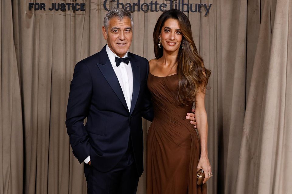 Amal Clooney zeigt sich überraschend mit neuer Frisur | GALA.de