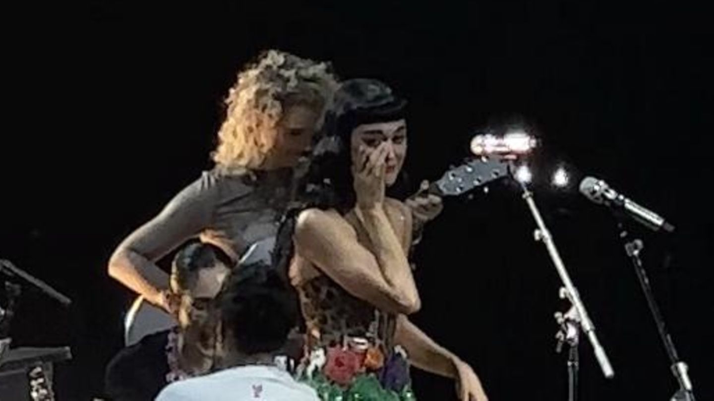 Katy Perry ringt bei Konzert in Deutschland mit den Tränen | GALA.de