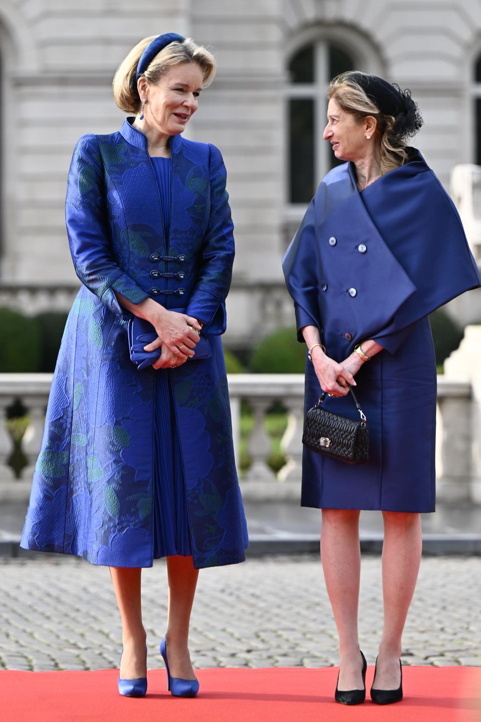 Königin Mathilde: Mit diesem Accessoire verwandelt sich ihr schlichter ...