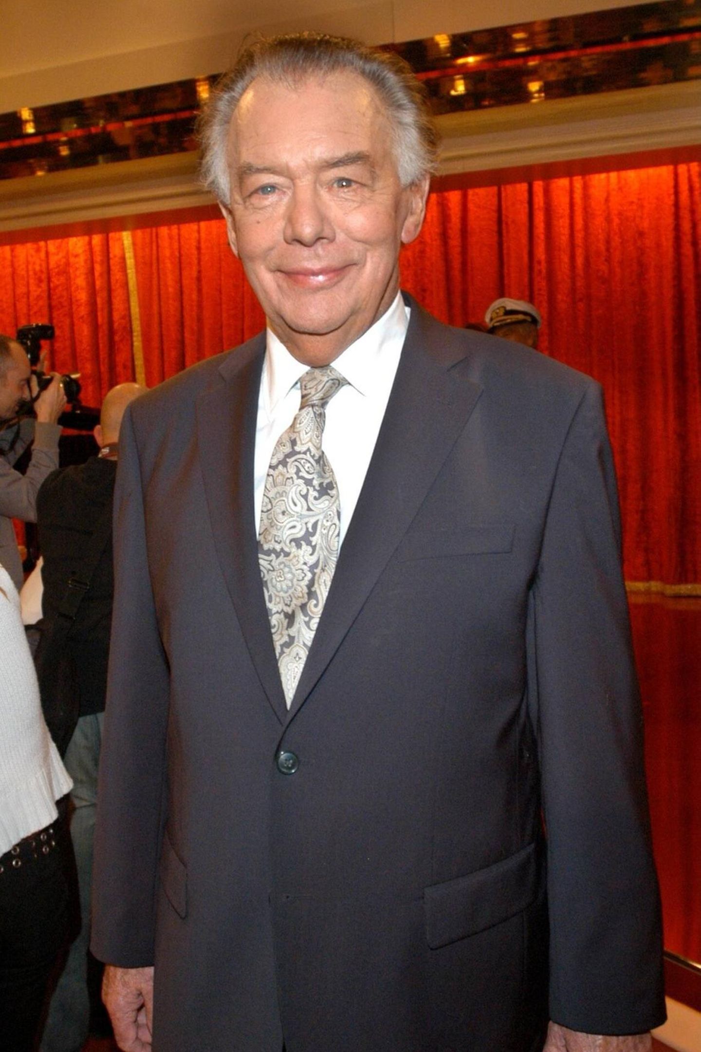 "Die Schwarzwaldklinik": So sehen die Serien-Stars nach 40 Jahren aus ...