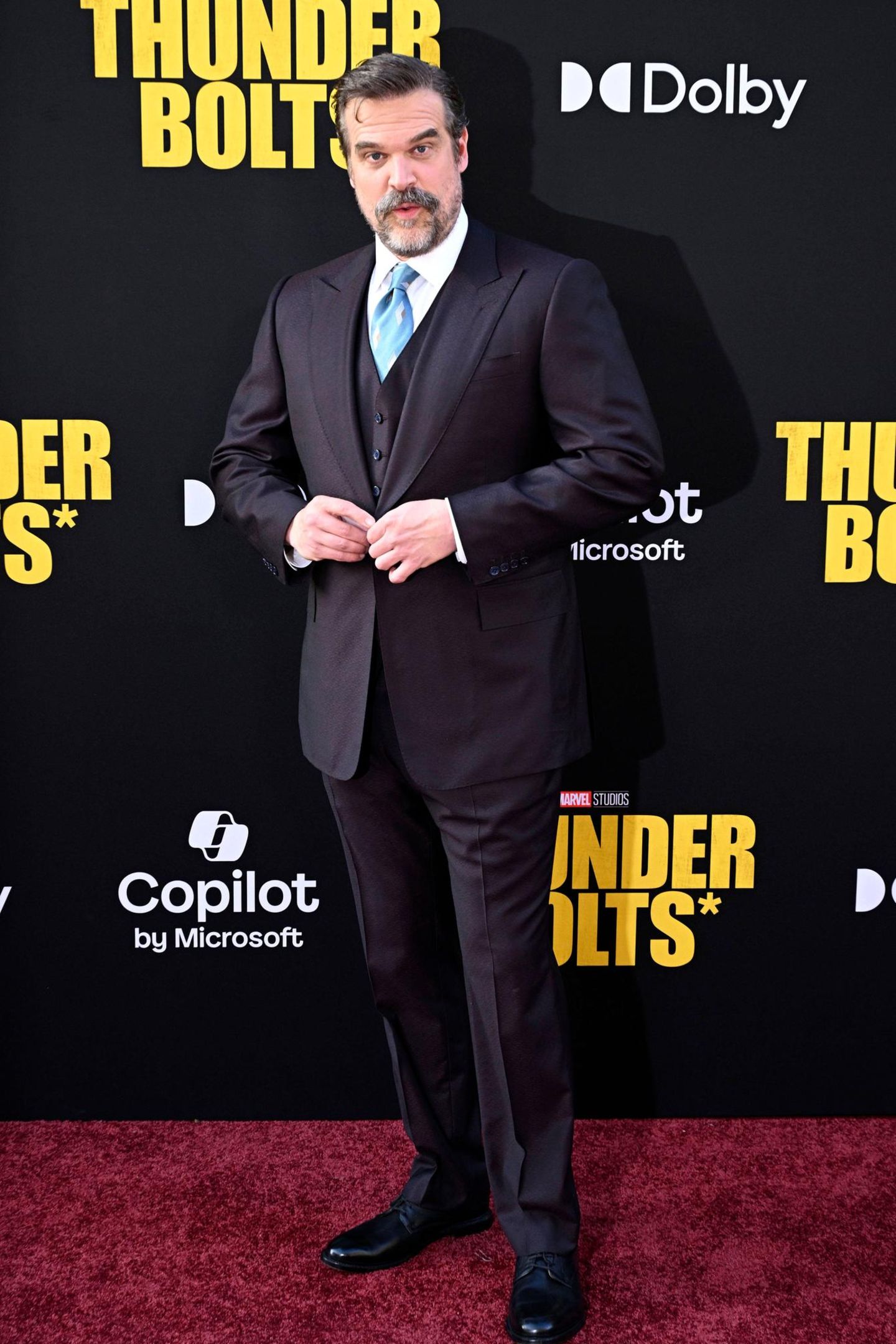 Winona Ryder, Millie Bobby Brown + Co.: Der Beautywandel der "Stranger ...