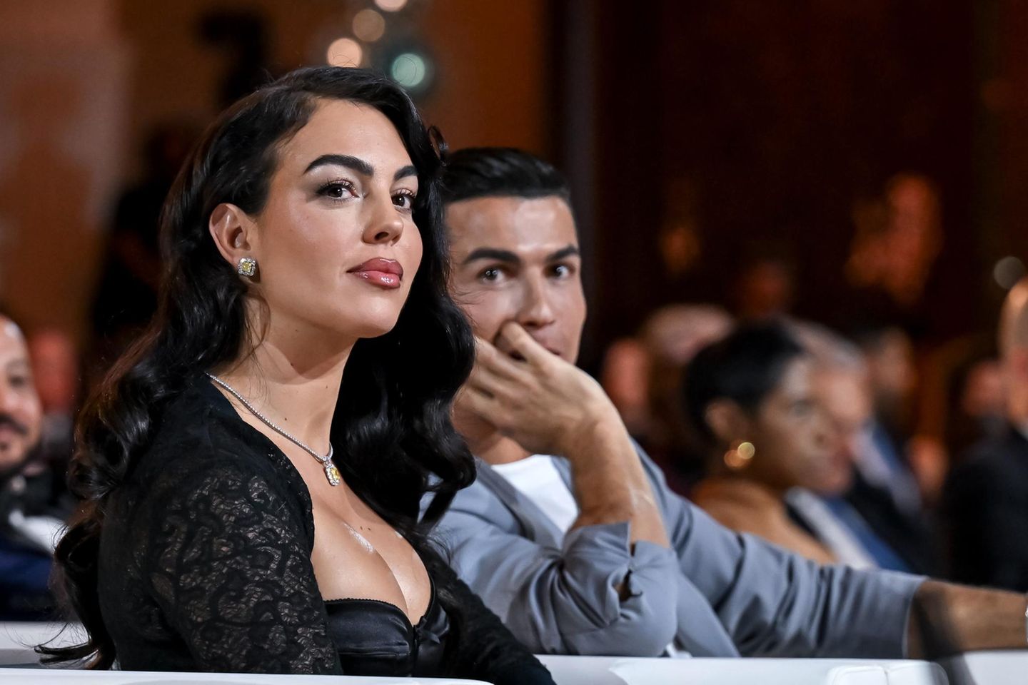 Georgina Rodríguez: Riesiger Verlobungsring von Cristiano Ronaldo war ...