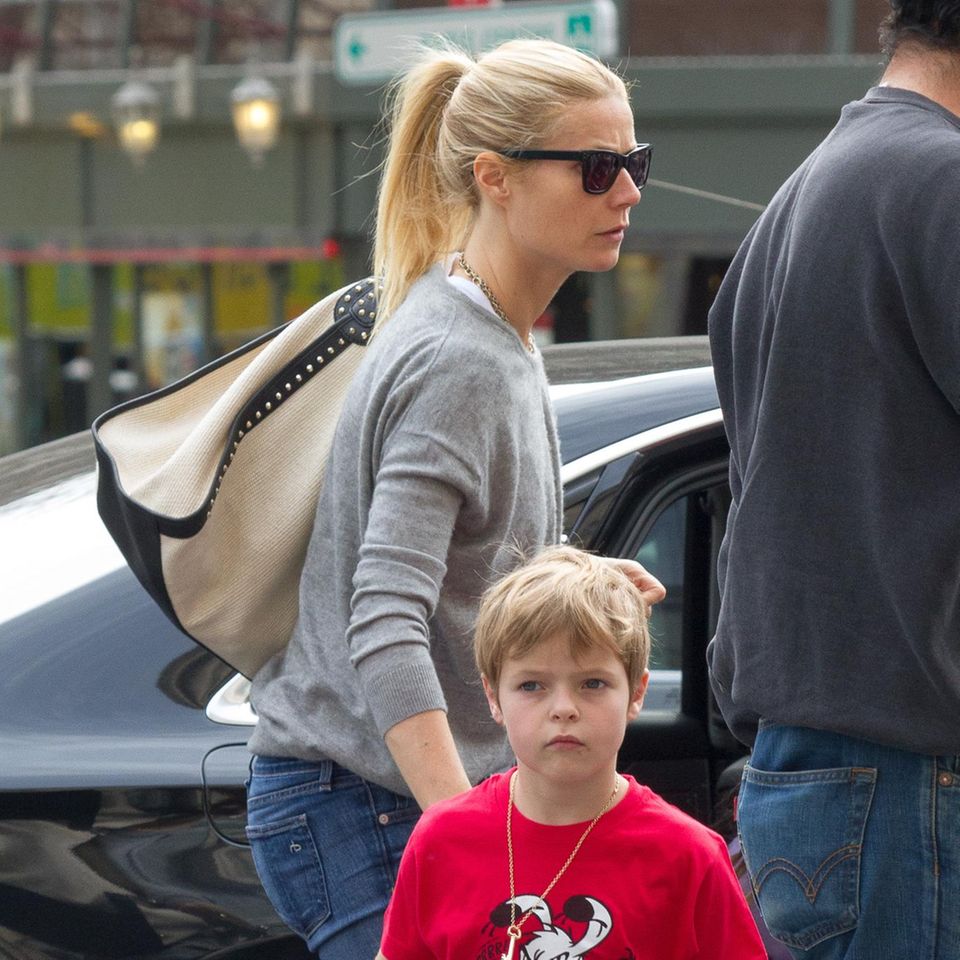 Hatte sie jemals eine andere Frisur? Brigitte Macrons Beautywandel ...