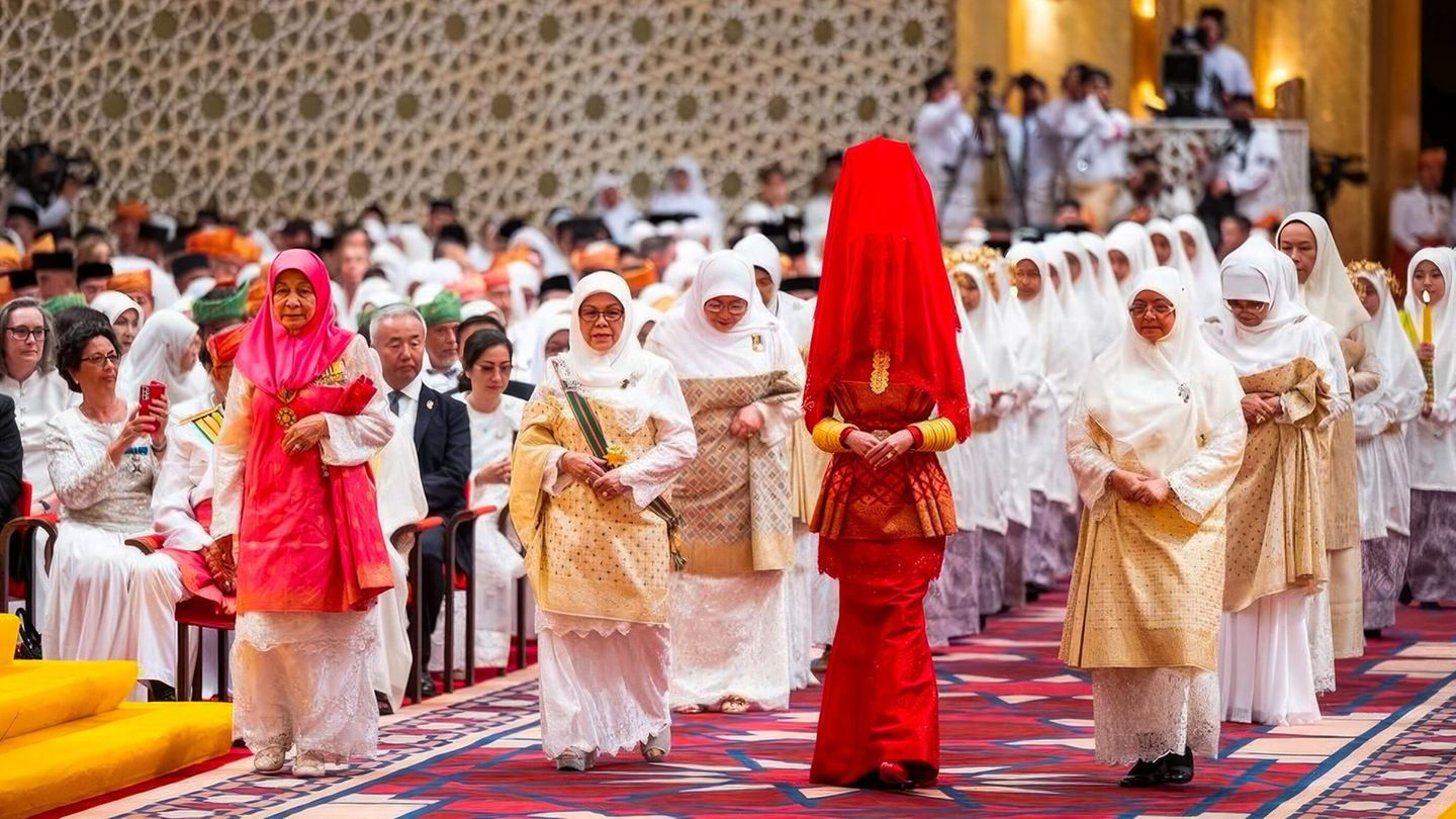 Royals: Prinz und Prinzessin verkünden Geburt ihres ersten Babys | GALA.de