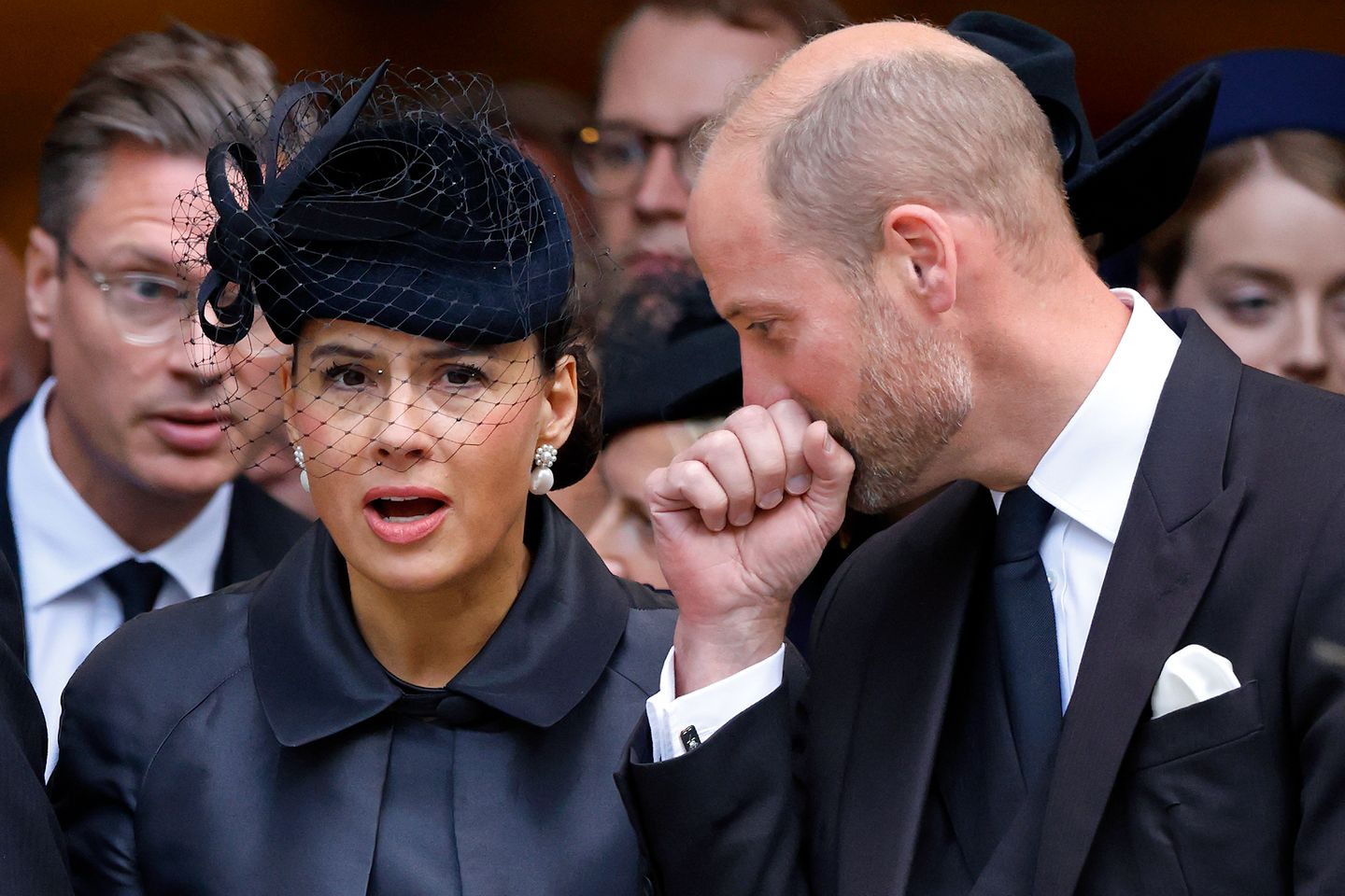 "Das Leben der Royal Family ist die Hölle": Mitglied schockiert mit ...