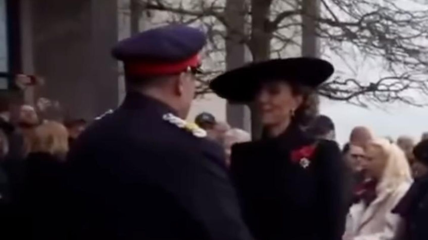 Catherine, Princess of Wales: Hier muss sie mitten im Auftritt kurz ...