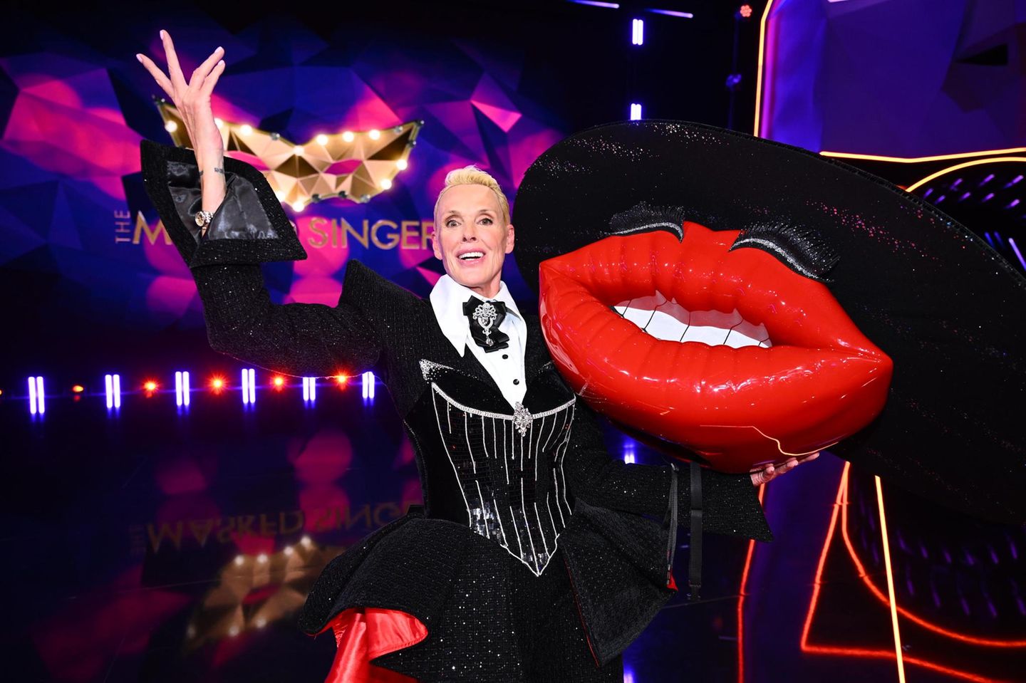 "The Masked Singer": Brigitte Nielsen fliegt als Kiss raus | GALA.de