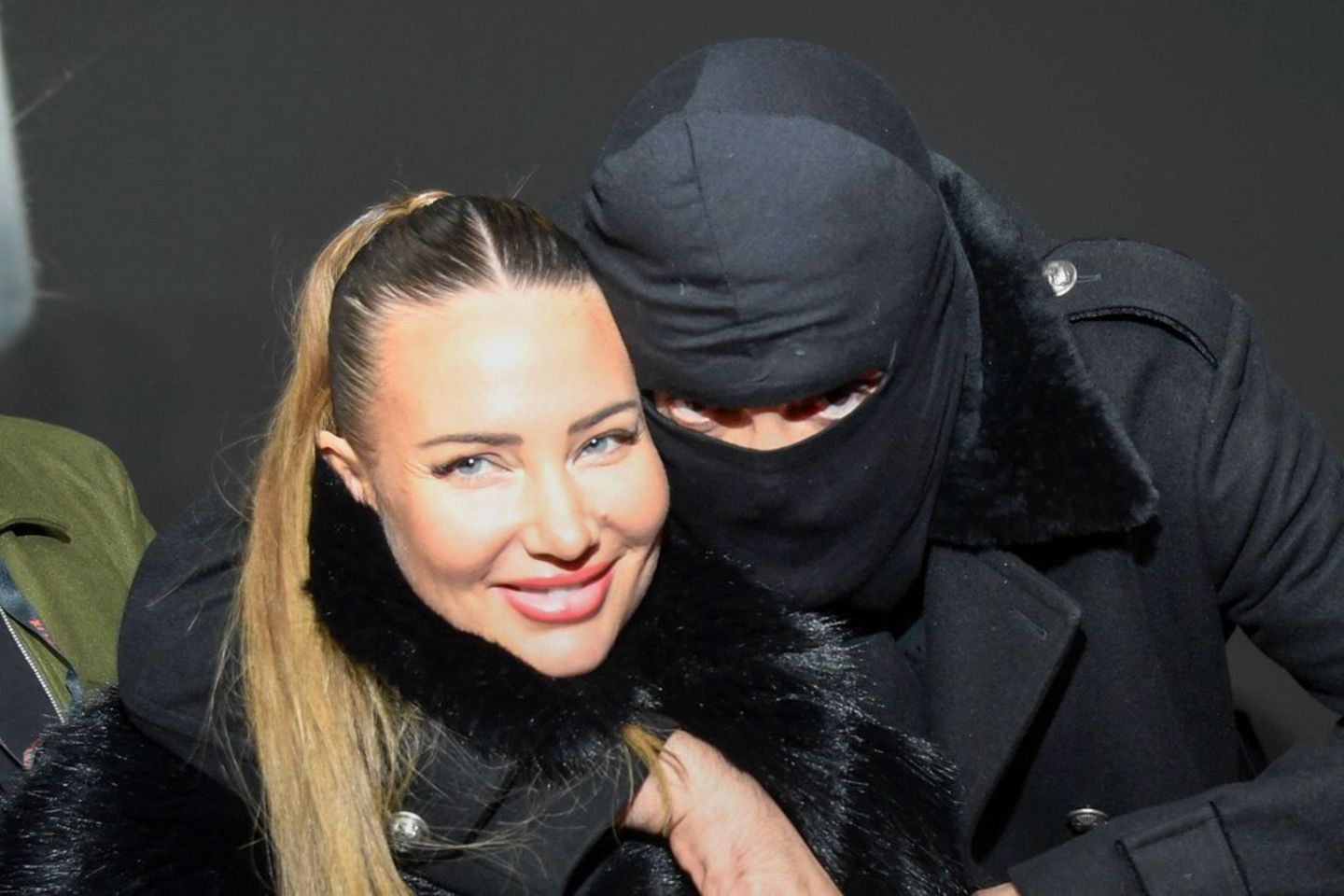 Rapper Haftbefehl: Ehefrau Nina trägt aktuell keinen Ehering | GALA.de