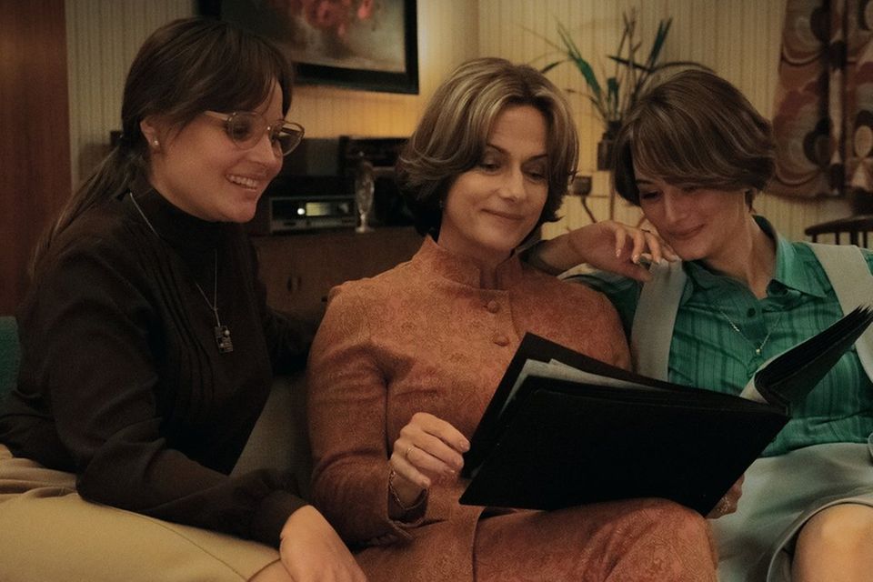 "Ku'damm 77": Es wird rau und direkt! Vierte Staffel kommt im Januar ...