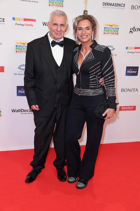 Goldene Bild der Frau: Marcel Remus überrascht mit Begleitung | GALA.de