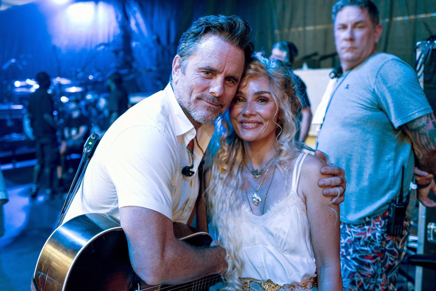 Charles Esten + Clare Bowen im GALA-Talk: Dieser Schicksalsschlag ...