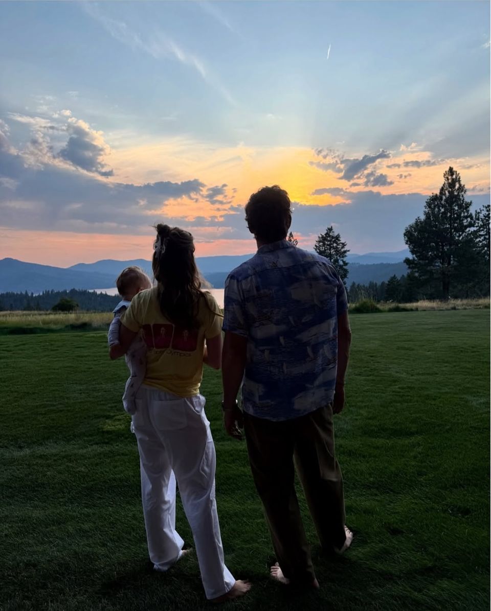 Thanksgiving 2025: Jessica Alba lässt mit Freund Danny Ramirez alle ...