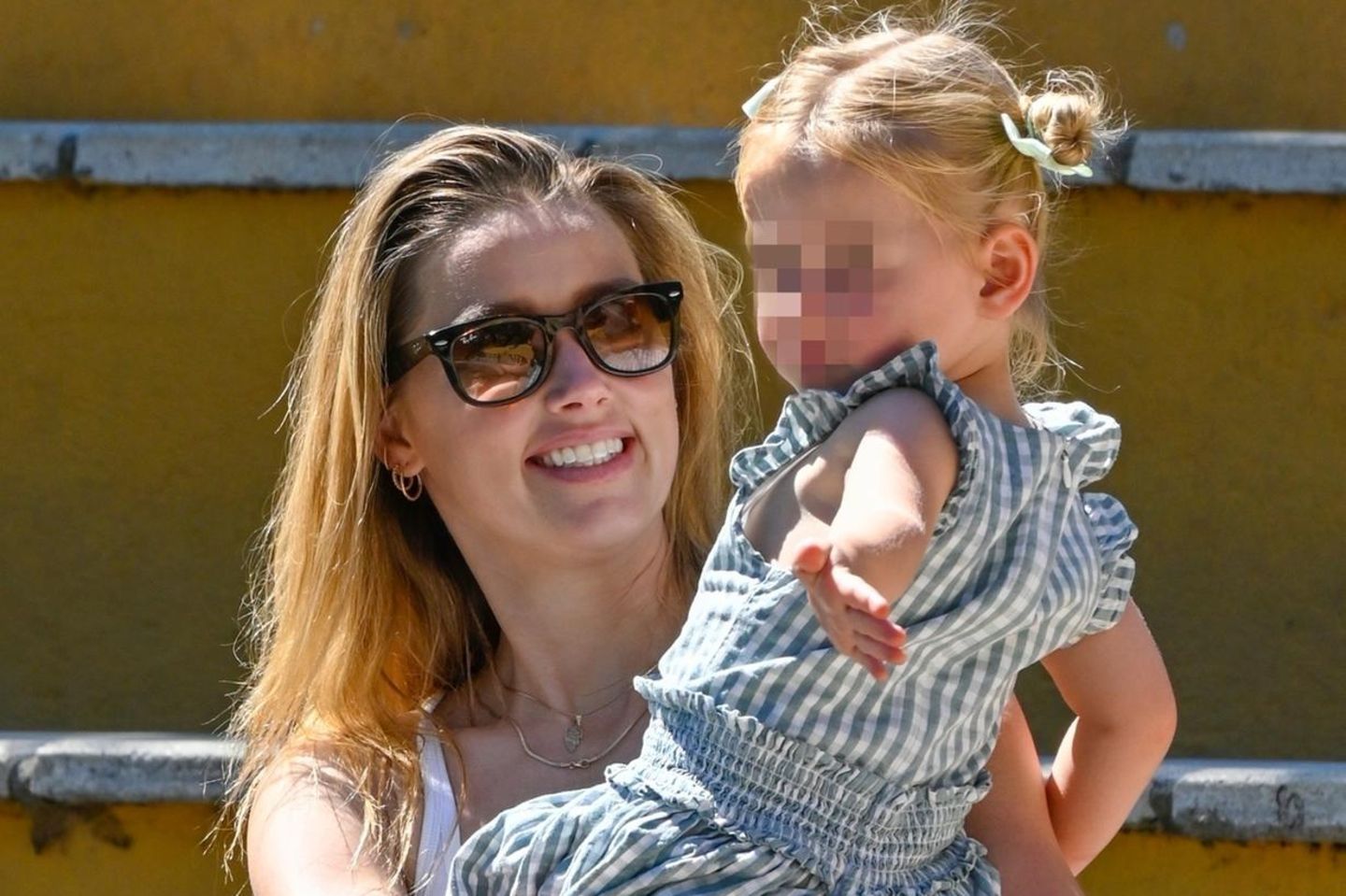 Amber Heard teilt seltene Aufnahme mit Tochter Oonagh | GALA.de