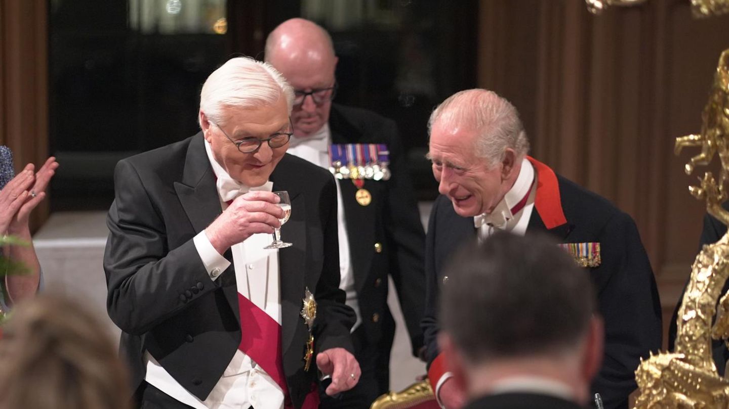 König Charles: Bei Staatsbankett sorgt er für laute Lacher | GALA.de