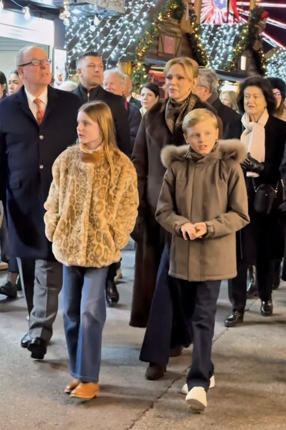 Warm und elegant: So wirkungsvoll ist die Style-Formel von Fürstin ...