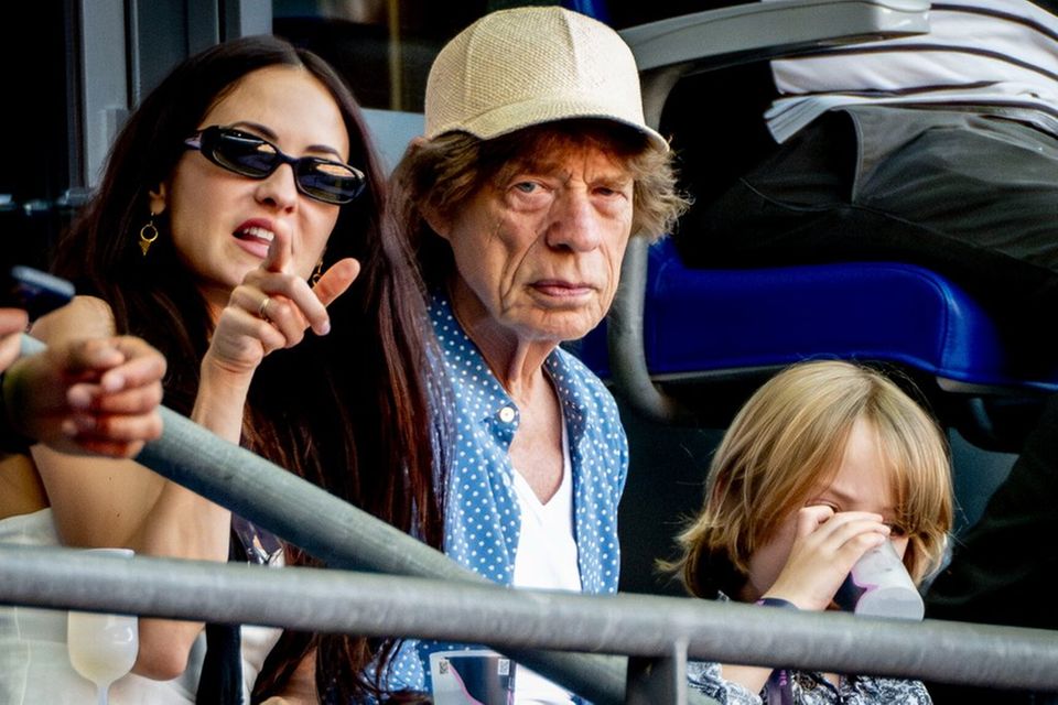 Mick Jaggers jüngster Sohn feiert Geburtstag: Familie erlaubt seltenen Familieneinblick | GALA.de