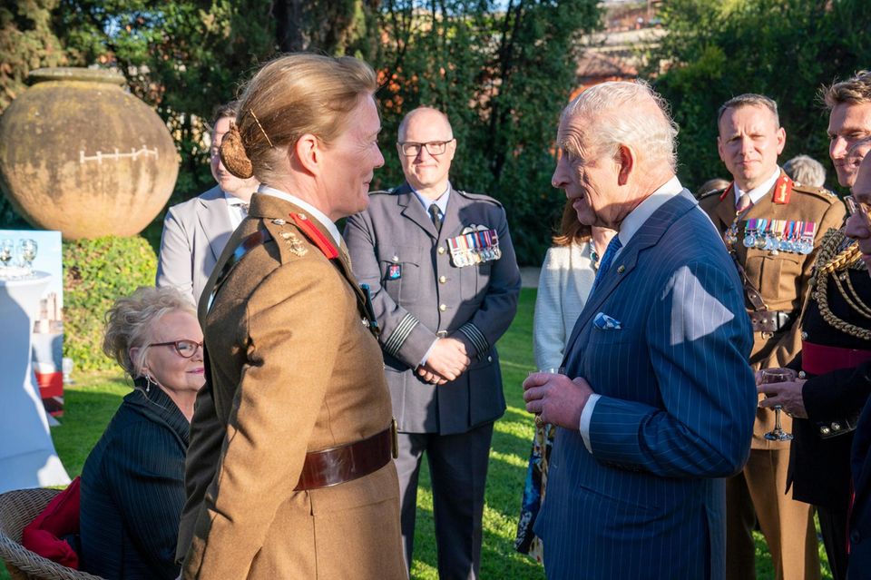 König Charles + Königin Camilla: Palast verkündet historische ...