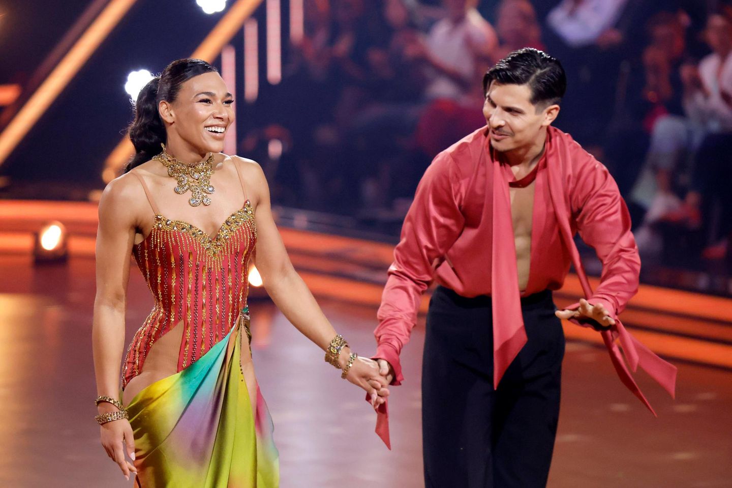 Marie Mouroum: "Let's Dance"-Star gibt Schwangerschaft bekannt | GALA.de