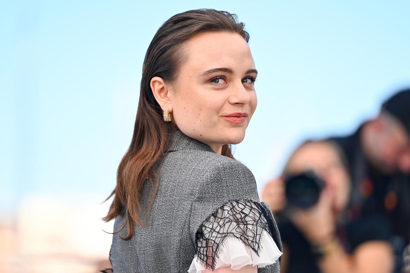 Lena Urzendowsky: "Schwarzes Gold"-Star über Grenzen und Liebe | GALA.de