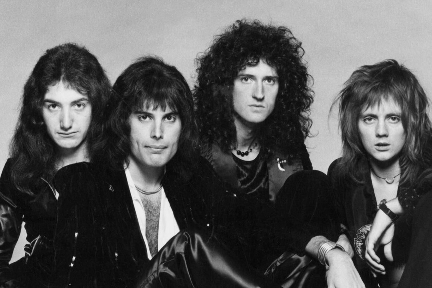 Queen: Brian May spielt unveröffentlichten Song | GALA.de