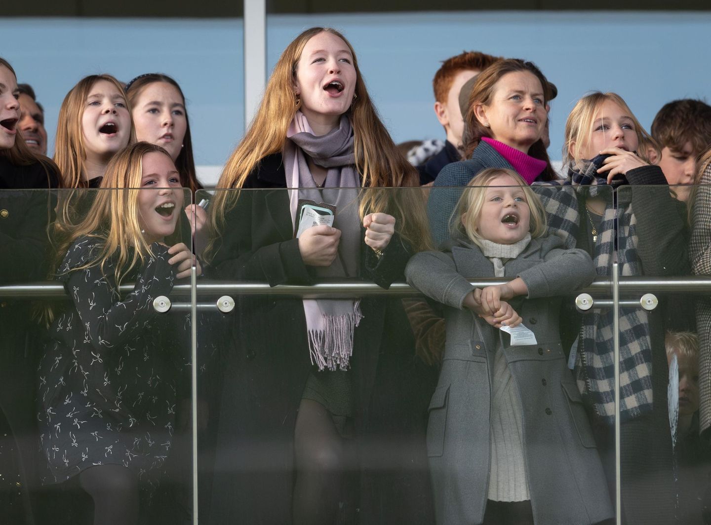 Zara + Mike Tindall: In Australien strahlt das Traumpaar vor Glück ...