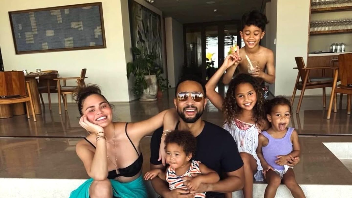 Chrissy Teigen + John Legend: Chrissy Teigen und John Legend genießen ...