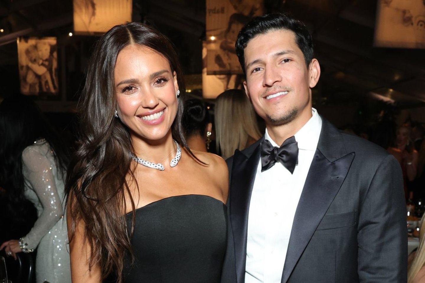 Jessica Alba: Küsschen von Danny Ramirez | GALA.de