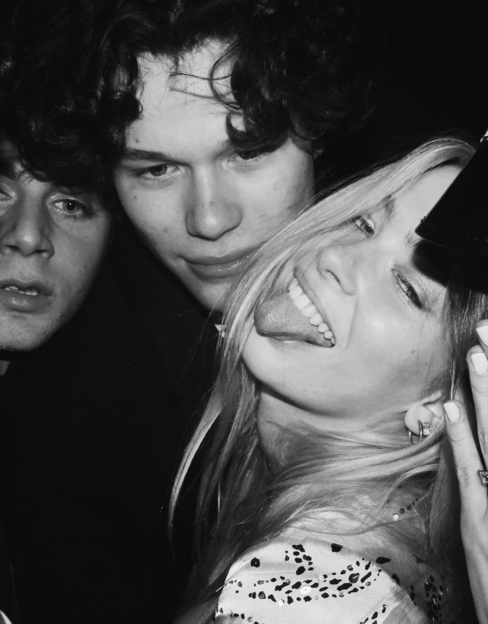 Claudia Schiffer: Partyfoto von Tochter Clementine sorgt für ...