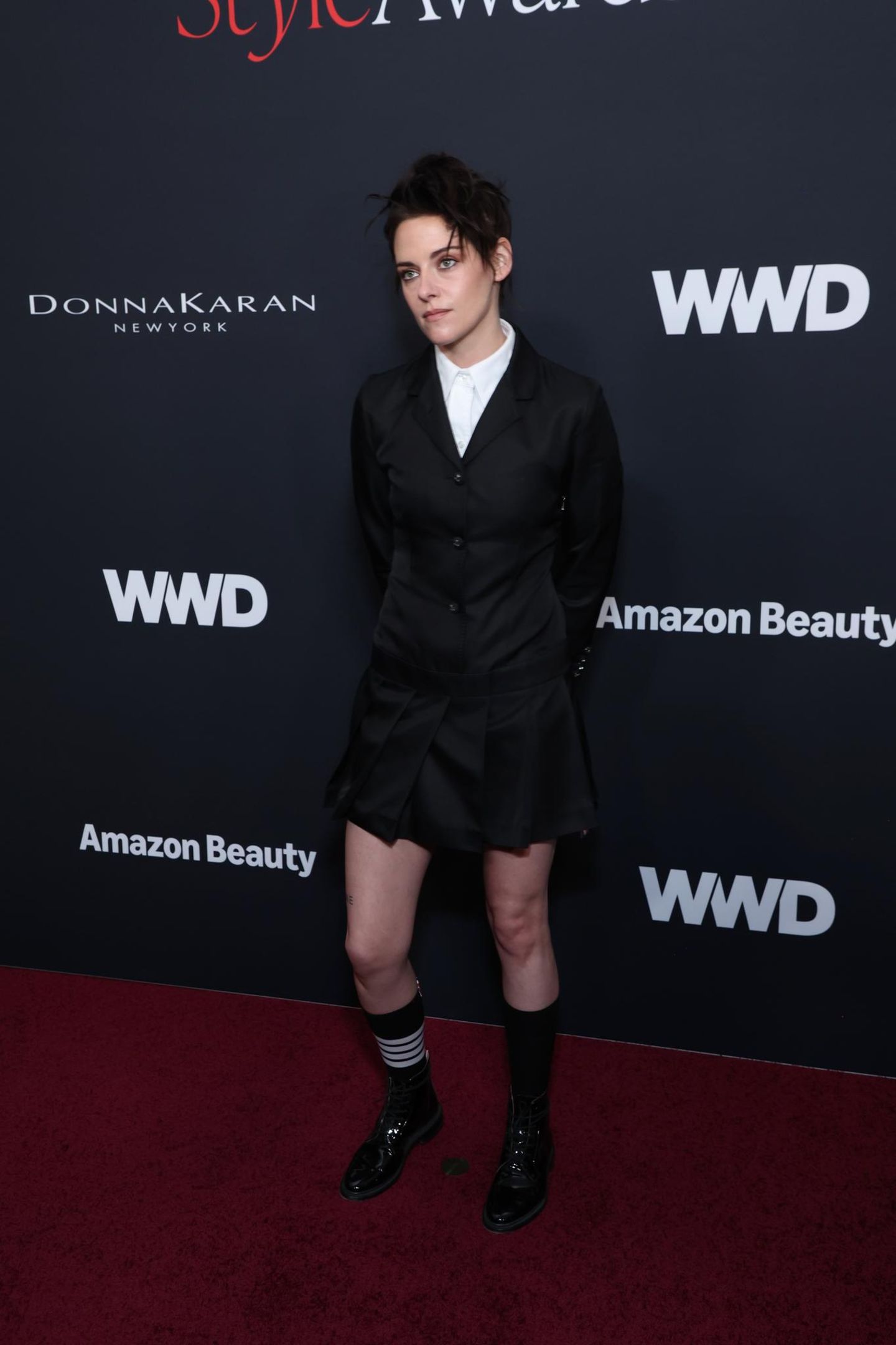 Gänsehaut! Madelaine Petsch trotzt den Horror-Gestalten auf dem Red ...